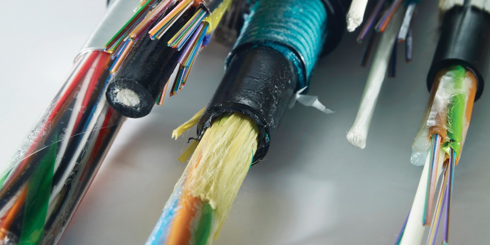 Fiber Optic Cables in Detail: The Differences Between the Types ...