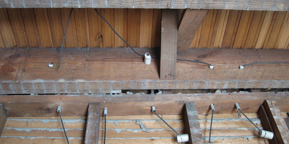 Classic Knob-and-Tube Wiring Is Still in Use: Take care working with ...
