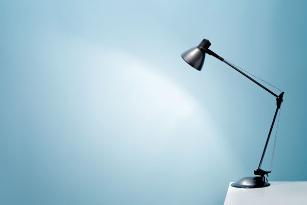 Robotic Desk Lamps Bring Virtual Reality to a Workspace Near You ...