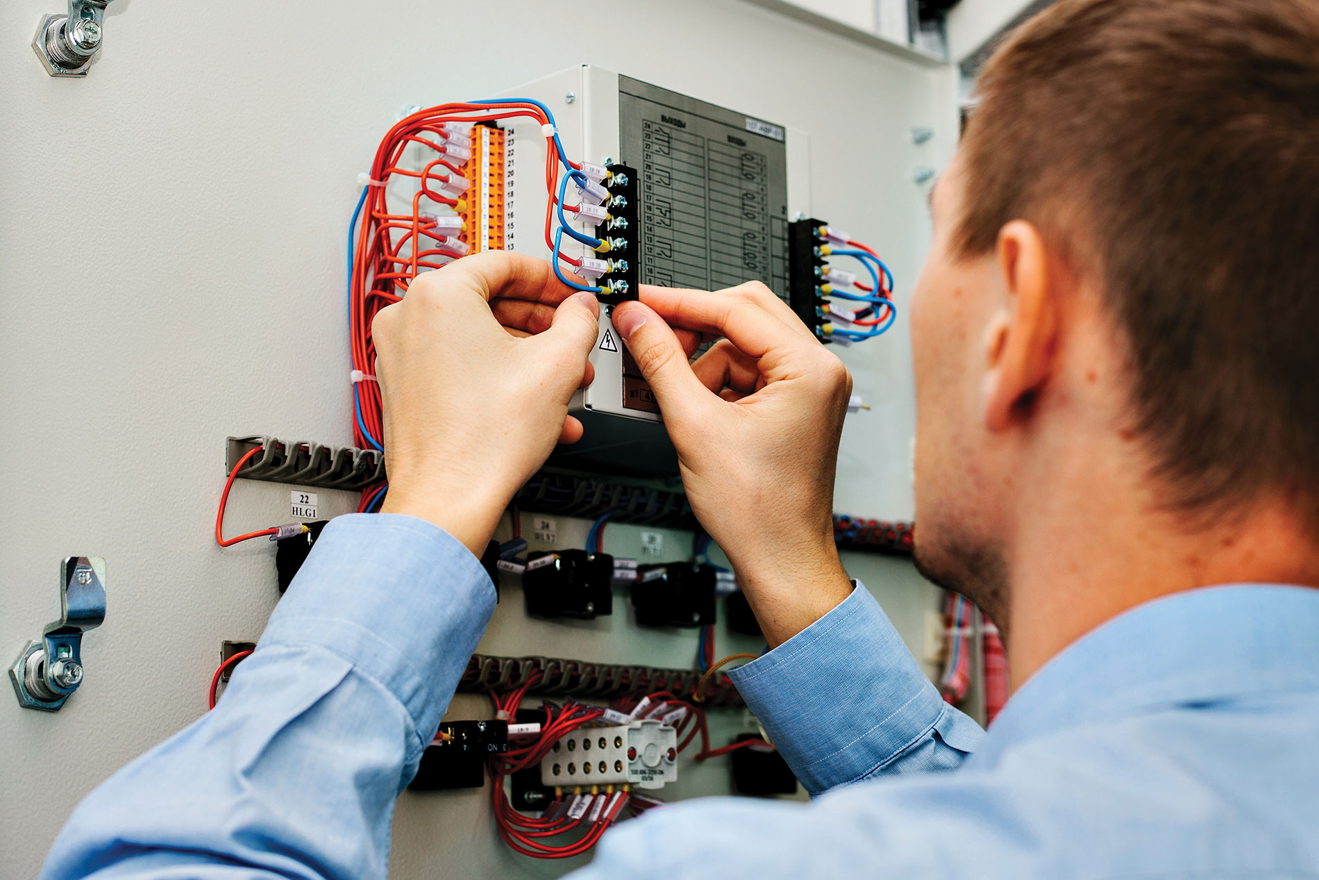 A One-World Approach - Electrical Contractor Magazine