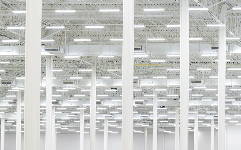 Illuminating the Intelligent Warehouse: Enhancing efficiency with ...