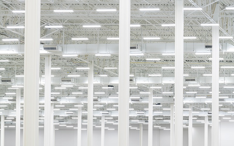 Illuminating the Intelligent Warehouse: Enhancing efficiency with ...